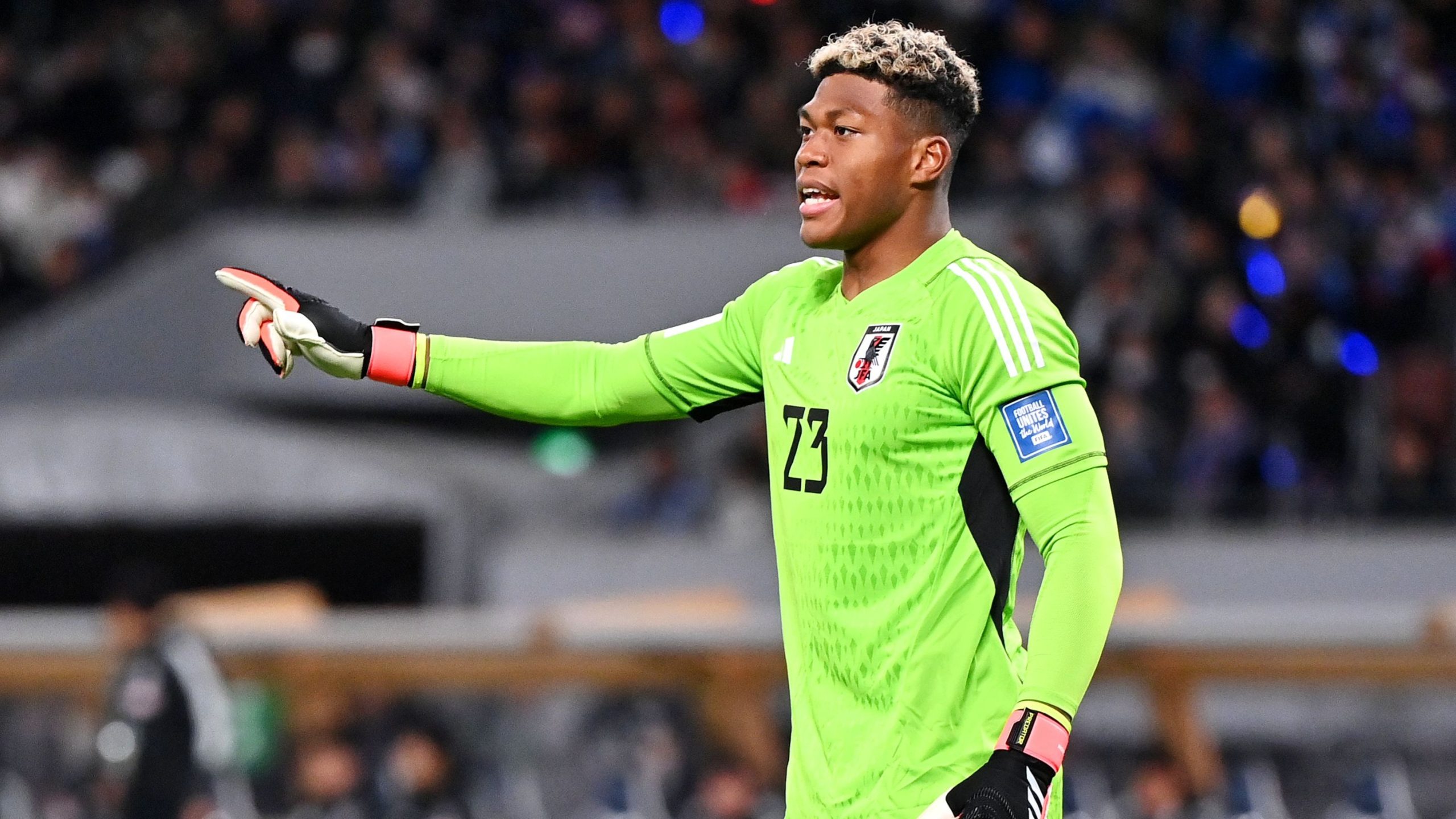 Zion Suzuki Jadi Target Serius Gantikan Onana di MU - Situs Berita Bola ...